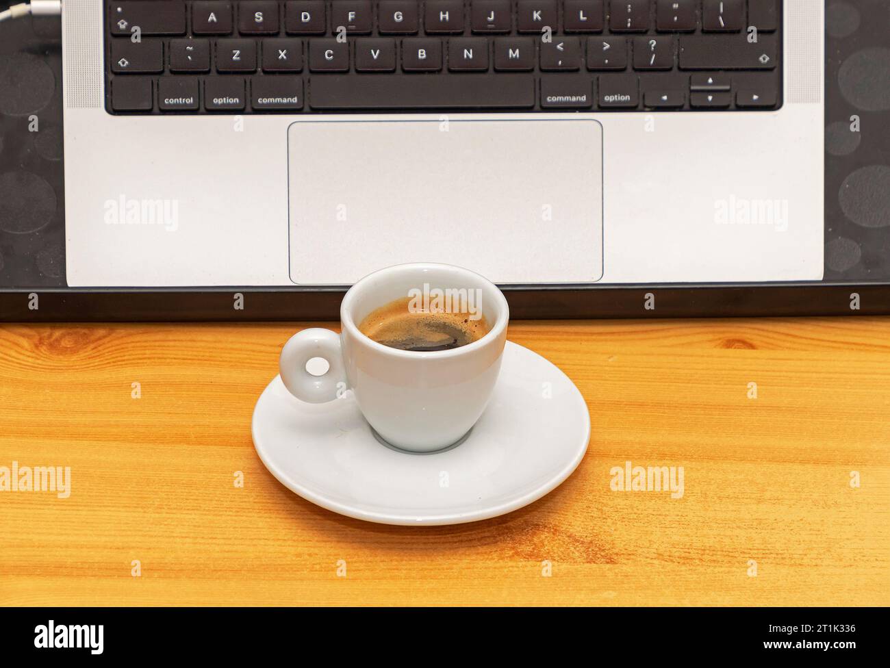 Black laptop screen cup hi-res stock photography and images - Alamy