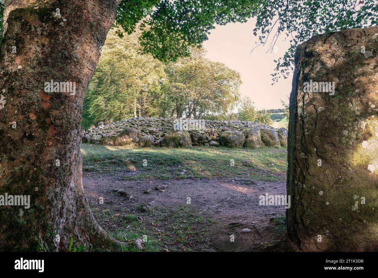 Ancient Clava Cairns monument in Scotland Stock Photo - Alamy