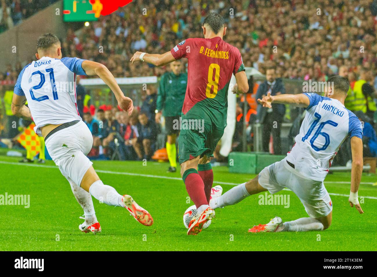 Porto, Portugal. 13th Oct, 2023. David Duris and David Hancko trying to ...