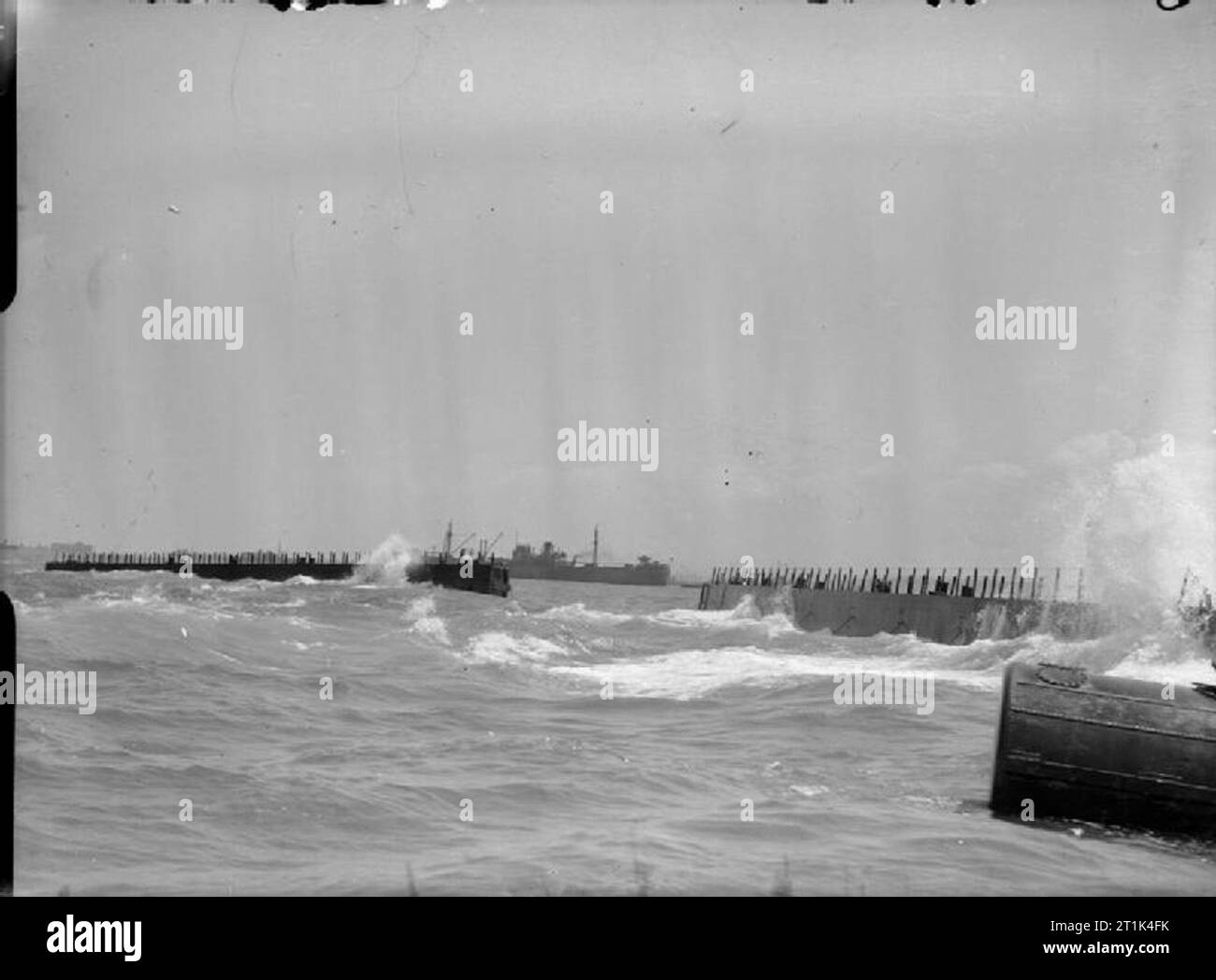 Floating breakwater hi-res stock photography and images - Alamy
