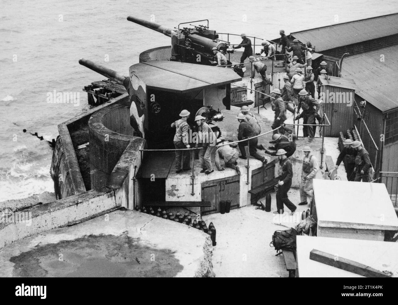 Royal Artillery 9.2-inch coastal defence guns at Felixstowe, 1939 ...
