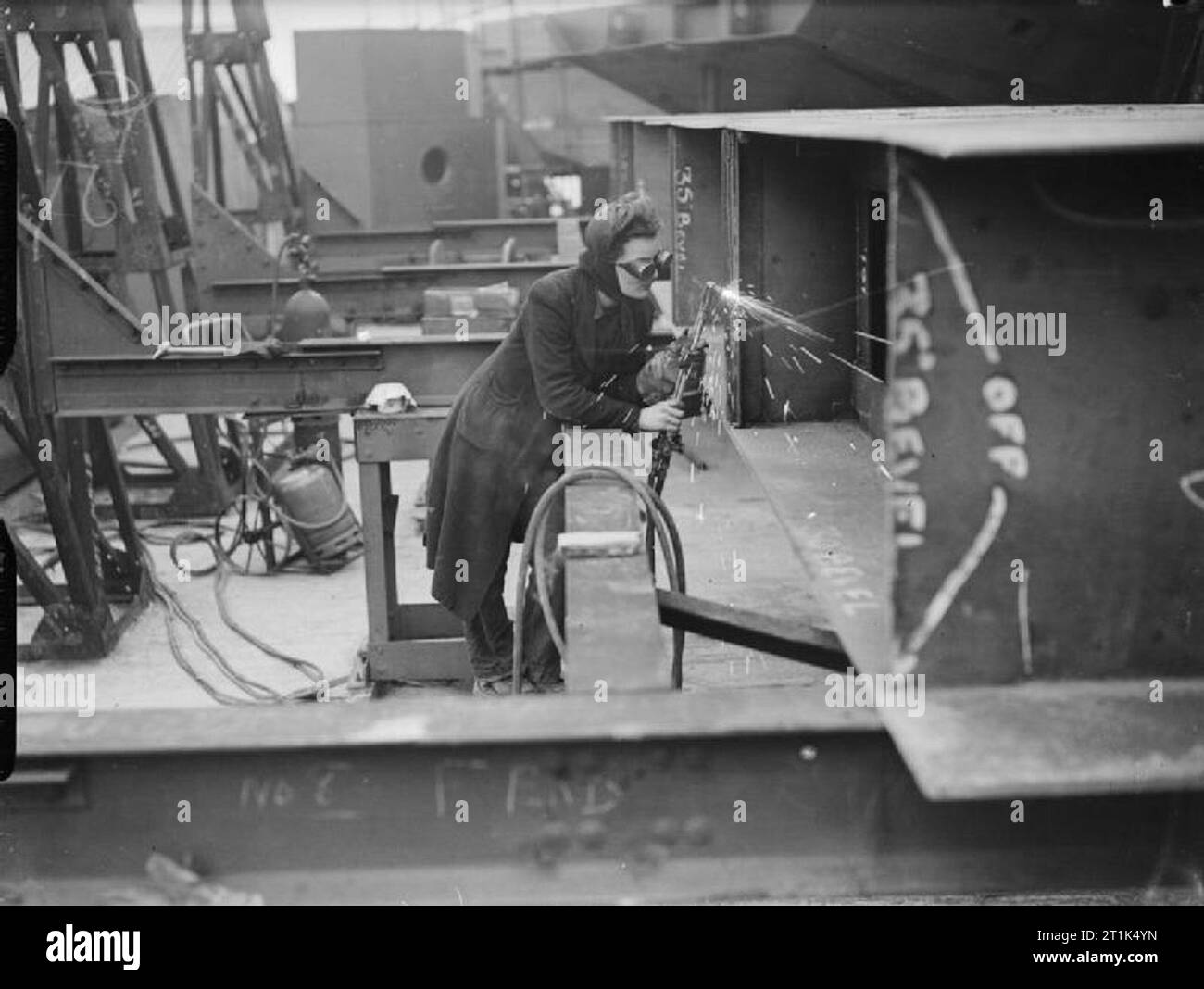 War Industry in Britain 1939 - 1945 Shipbuilding: A woman welder ...