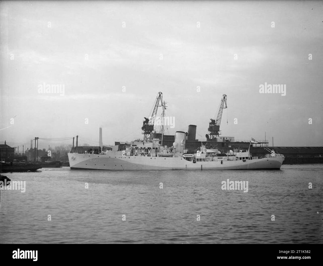 HMS Dianella (corvette). 25 January 1943, Royal Albert Dock. Port bow ...