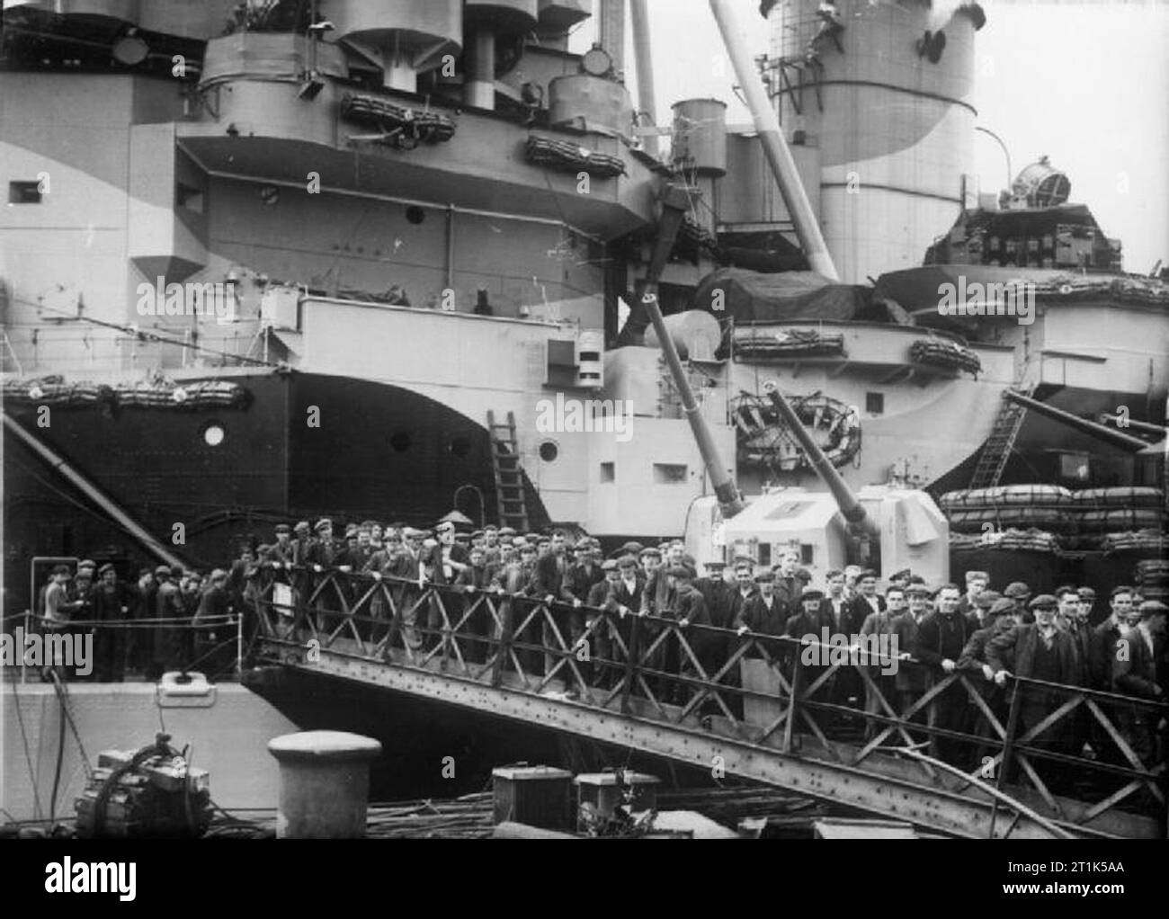HMS Howe, Britain's Latest Battleship. Glasgow, July 1942. Workmen ...