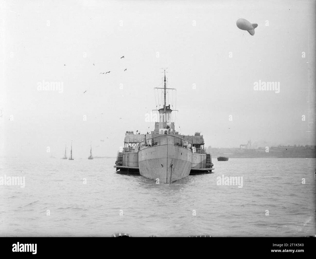 Minesweeper 1943 hi-res stock photography and images - Alamy