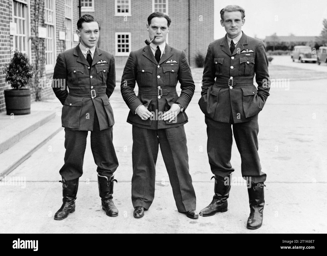 Raf officers mess Black and White Stock Photos & Images - Alamy