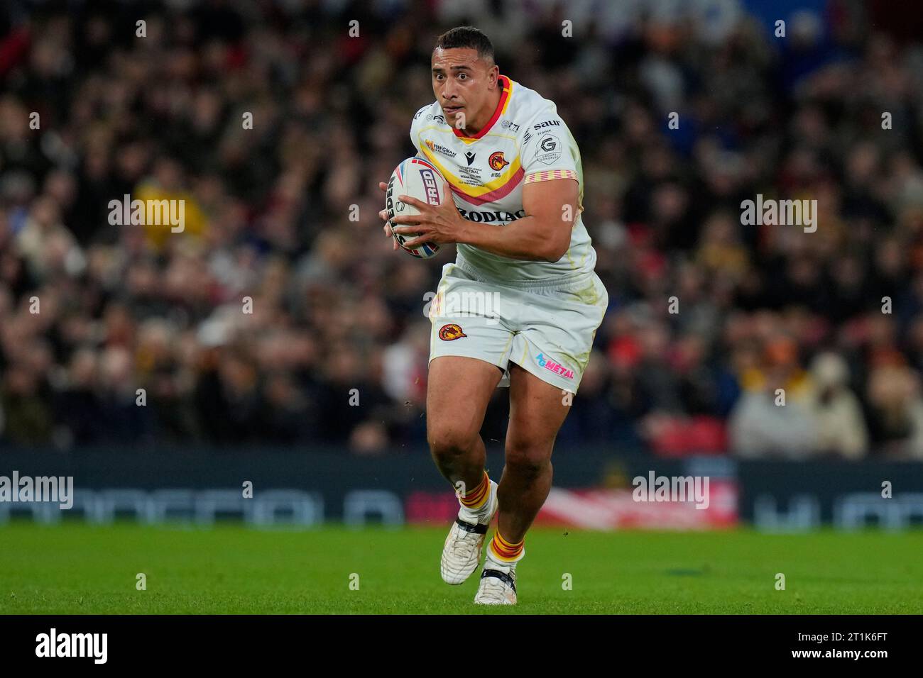 Siua Taukeiaho #22 of Catalans Dragons during the Betfred Super League ...