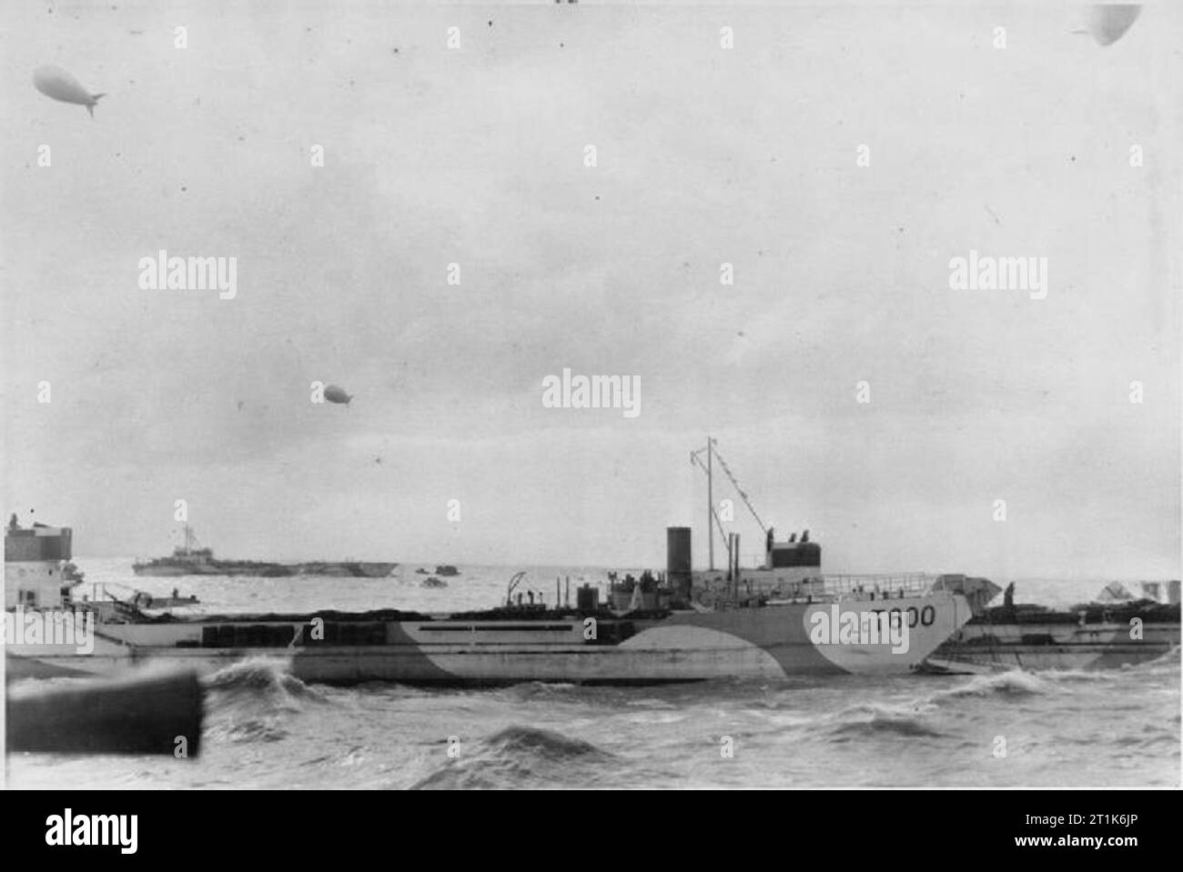 Ww2 lct hi-res stock photography and images - Alamy