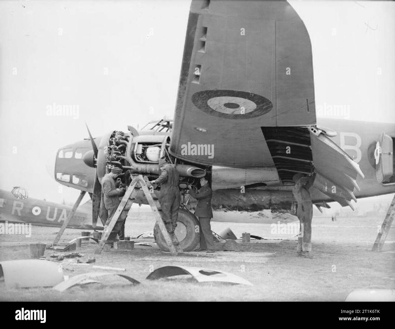 Royal Air Force- 1939-1945- Coastal Command Ground staff servicing ...