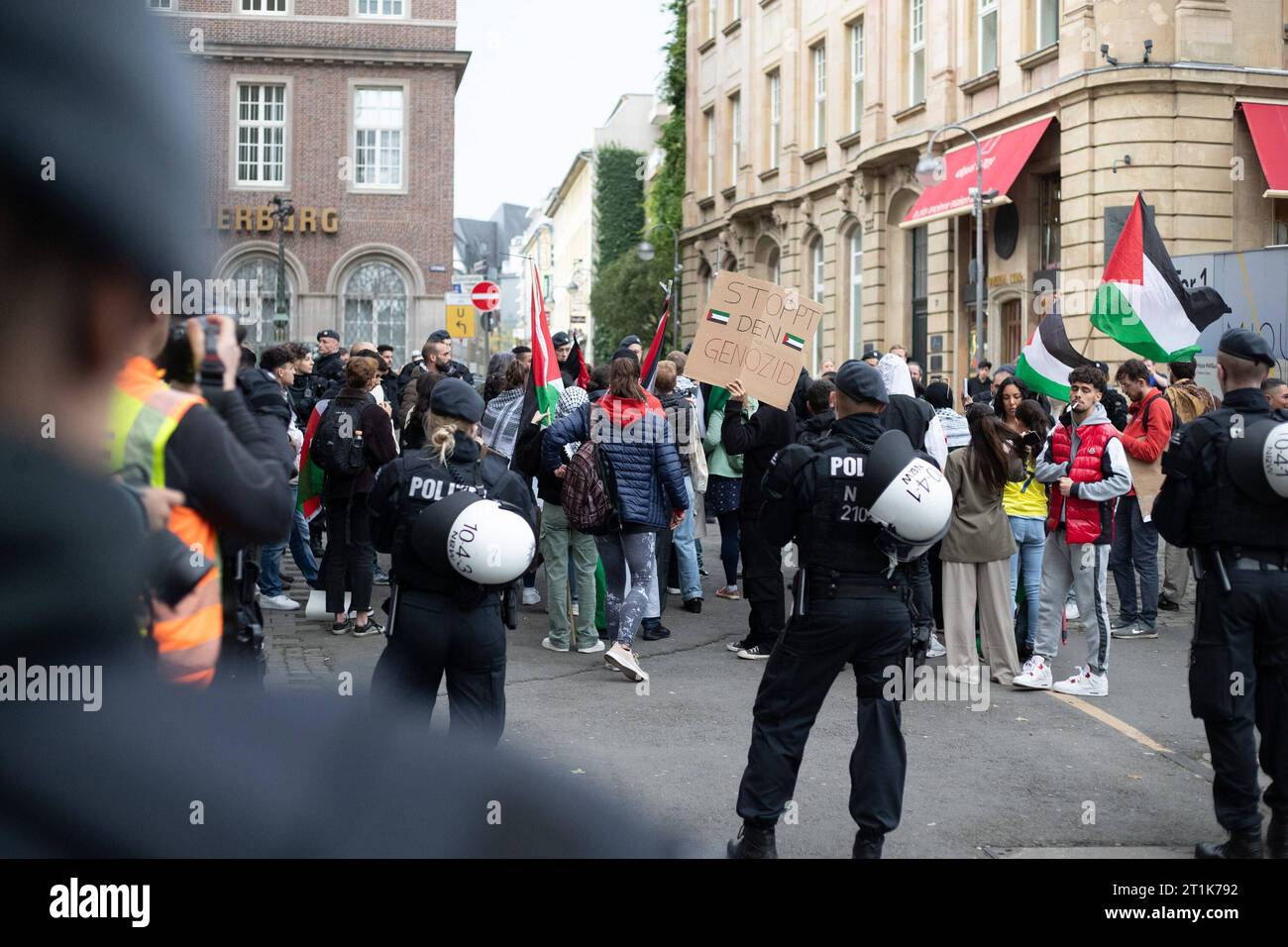 die Demo am Heumarkt Köln, Pro-Israel, pro-Palestine Palaestine ...