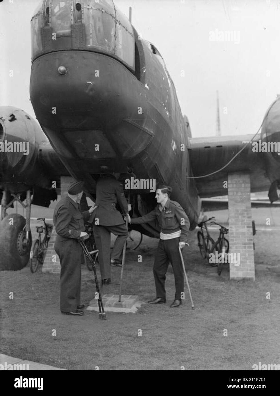 Royal Air Force 1939-1945- Bomber Command Supervised by a warrant ...