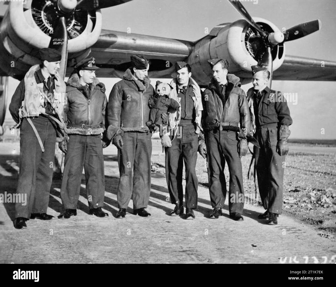 Kenneth moore ww2 hi-res stock photography and images - Alamy