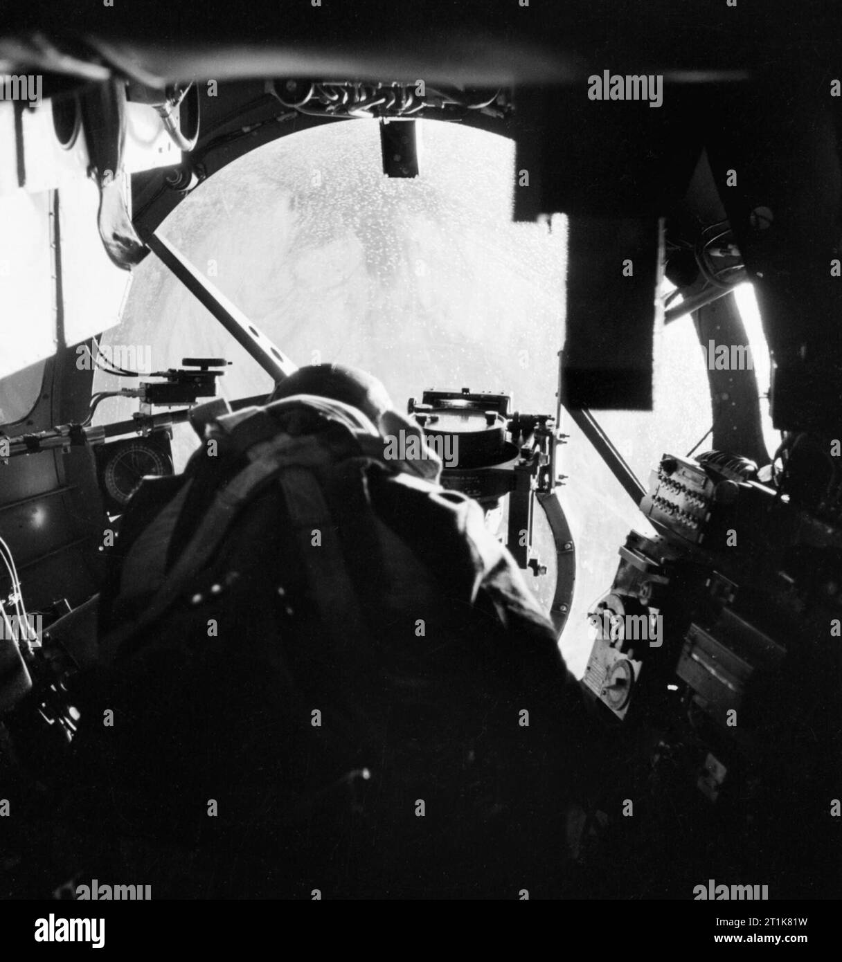 Royal Air Force Bomber Command, 1941-1945. Sergeant H H Turkentine, the ...