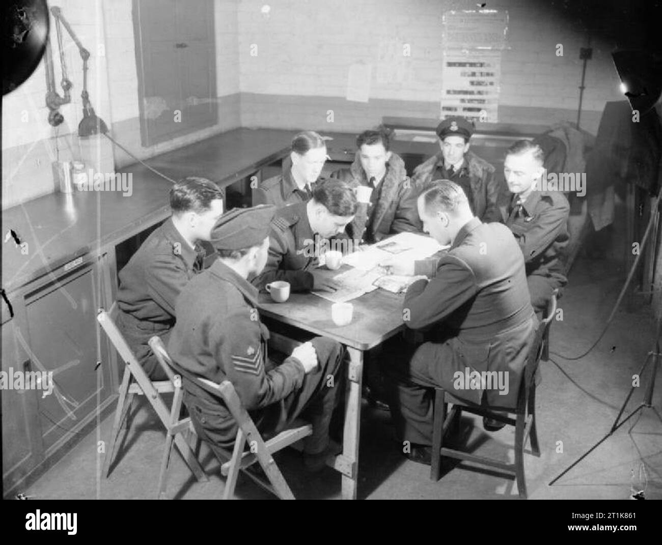 Intelligence officer ww2 hi-res stock photography and images - Alamy