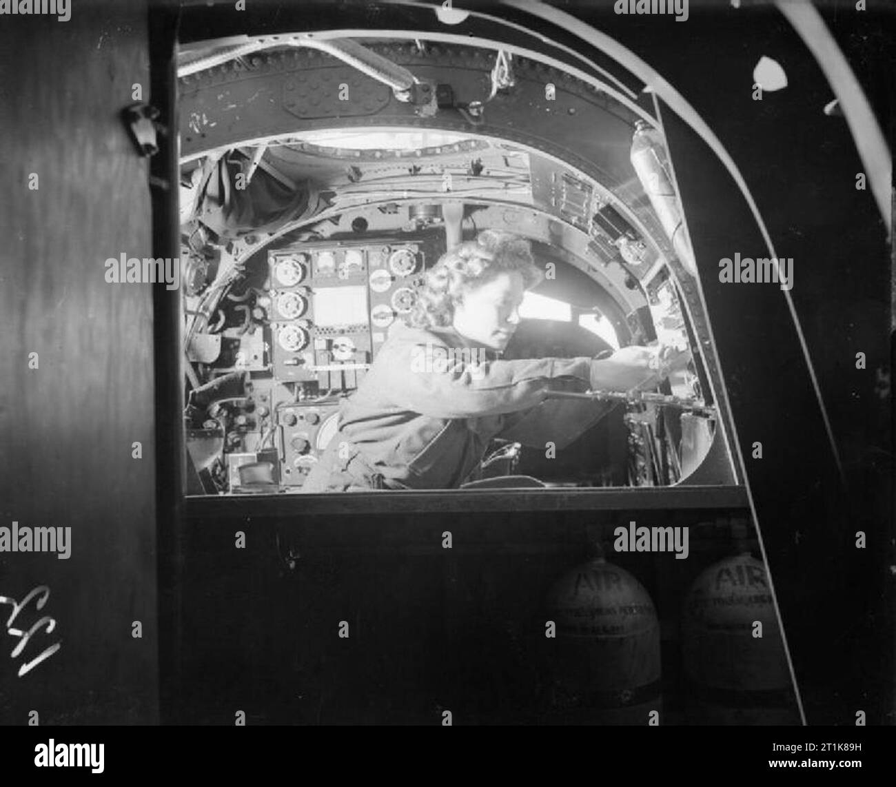 Ww2 halifax bomber Black and White Stock Photos & Images - Alamy