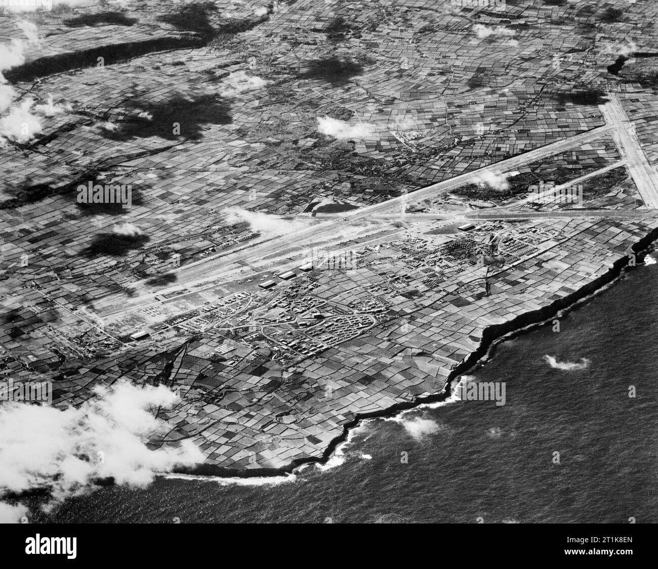 Aerial photograph airfield ww2 Black and White Stock Photos & Images ...