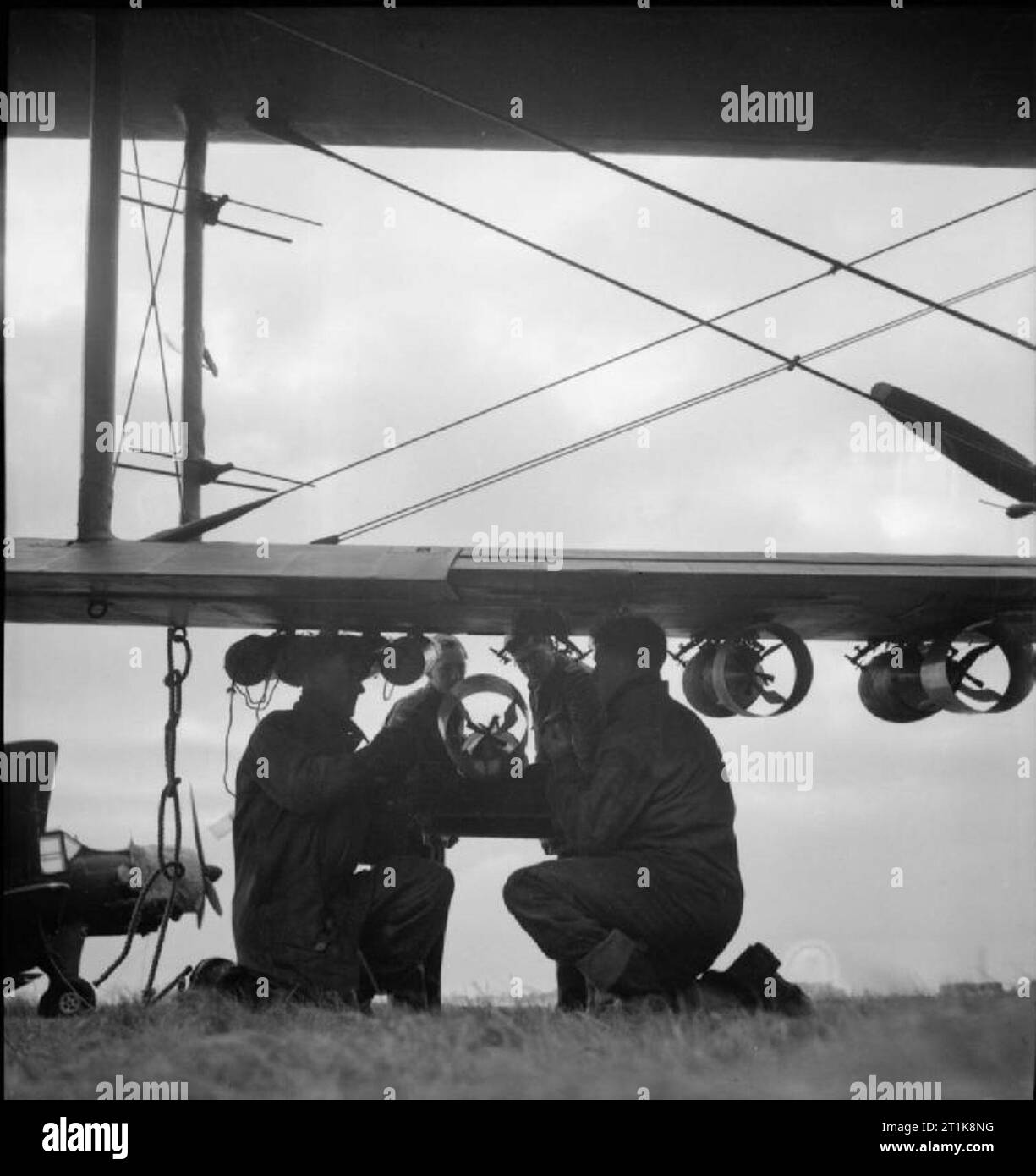 Royal Air Force Coastal Command, 1939-1945. Ground crew load 250-lb GP ...