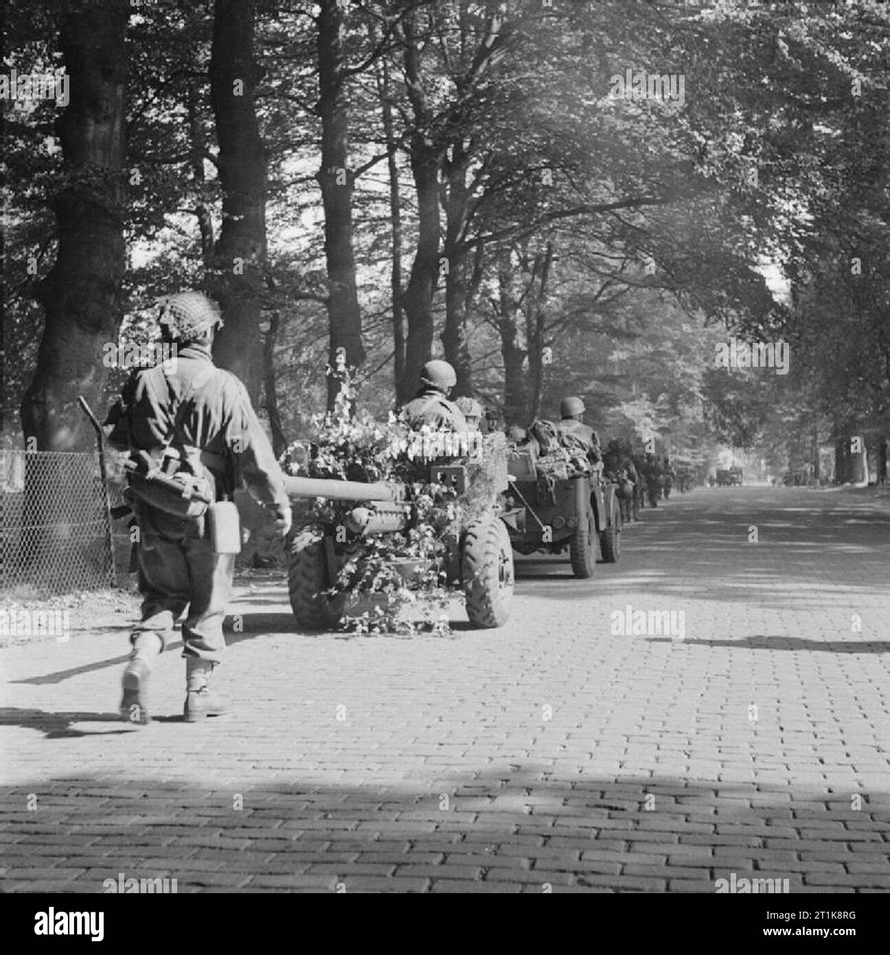 The British Airborne Division at Arnhem and Oosterbeek in Holland Men ...