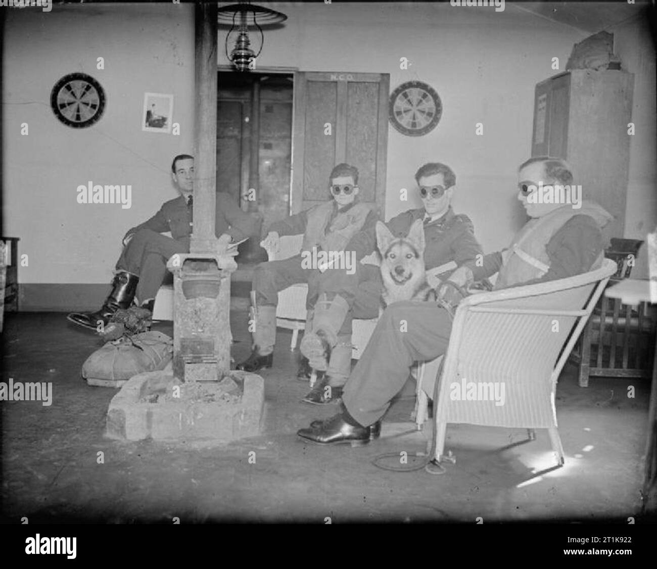 Ww2 pilots of 85 squadron hi-res stock photography and images - Alamy