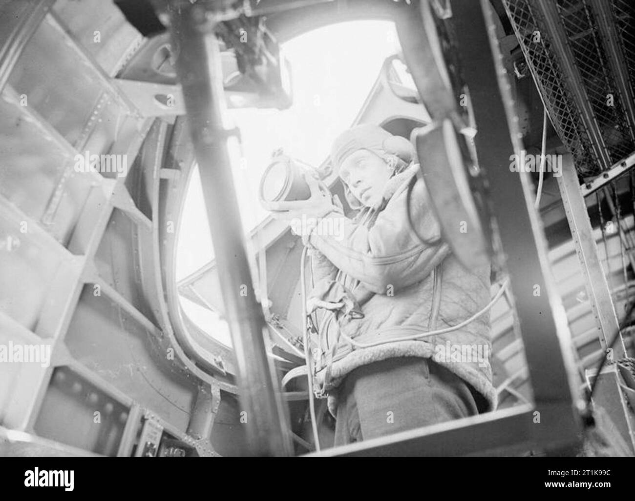 Air Ministry Second World War Official Collection Wireless operator ...