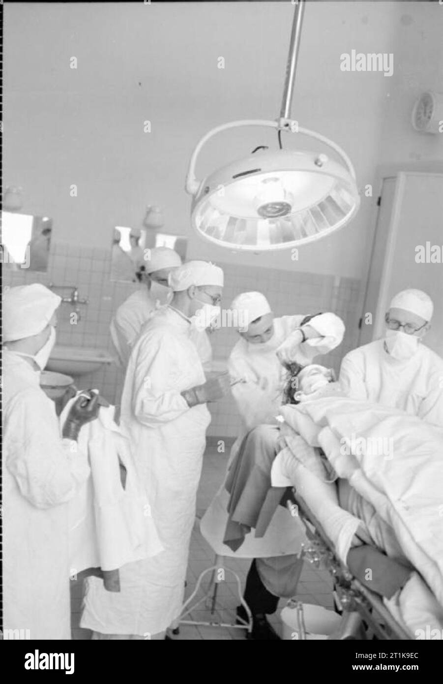 Royal Air Force Medical Services, 1939-1945. Surgeons and staff at work ...
