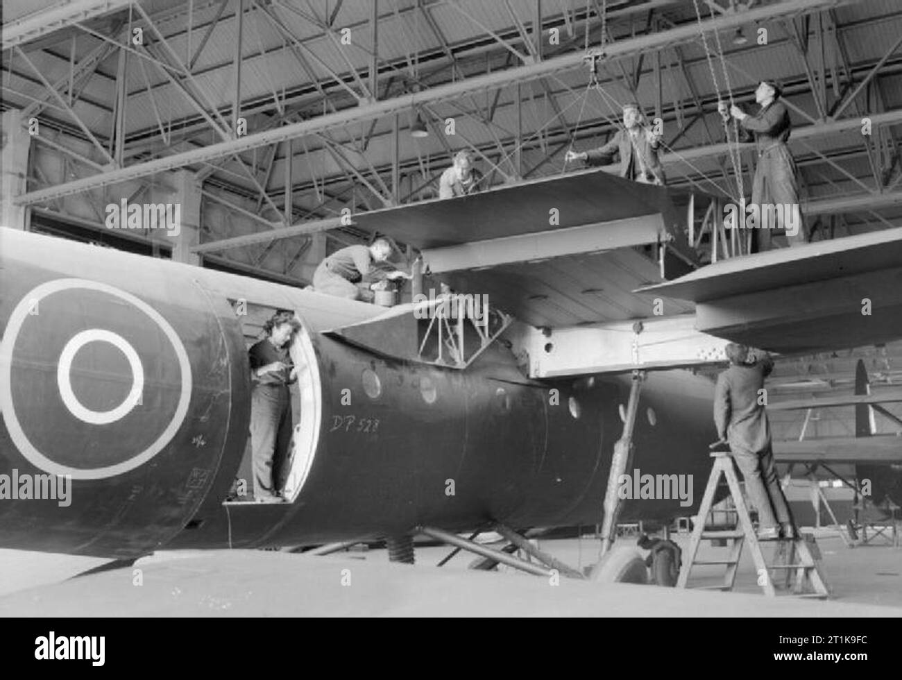 Royal Air Force Maintenance Command, 1939-1945. Civilian workers ...