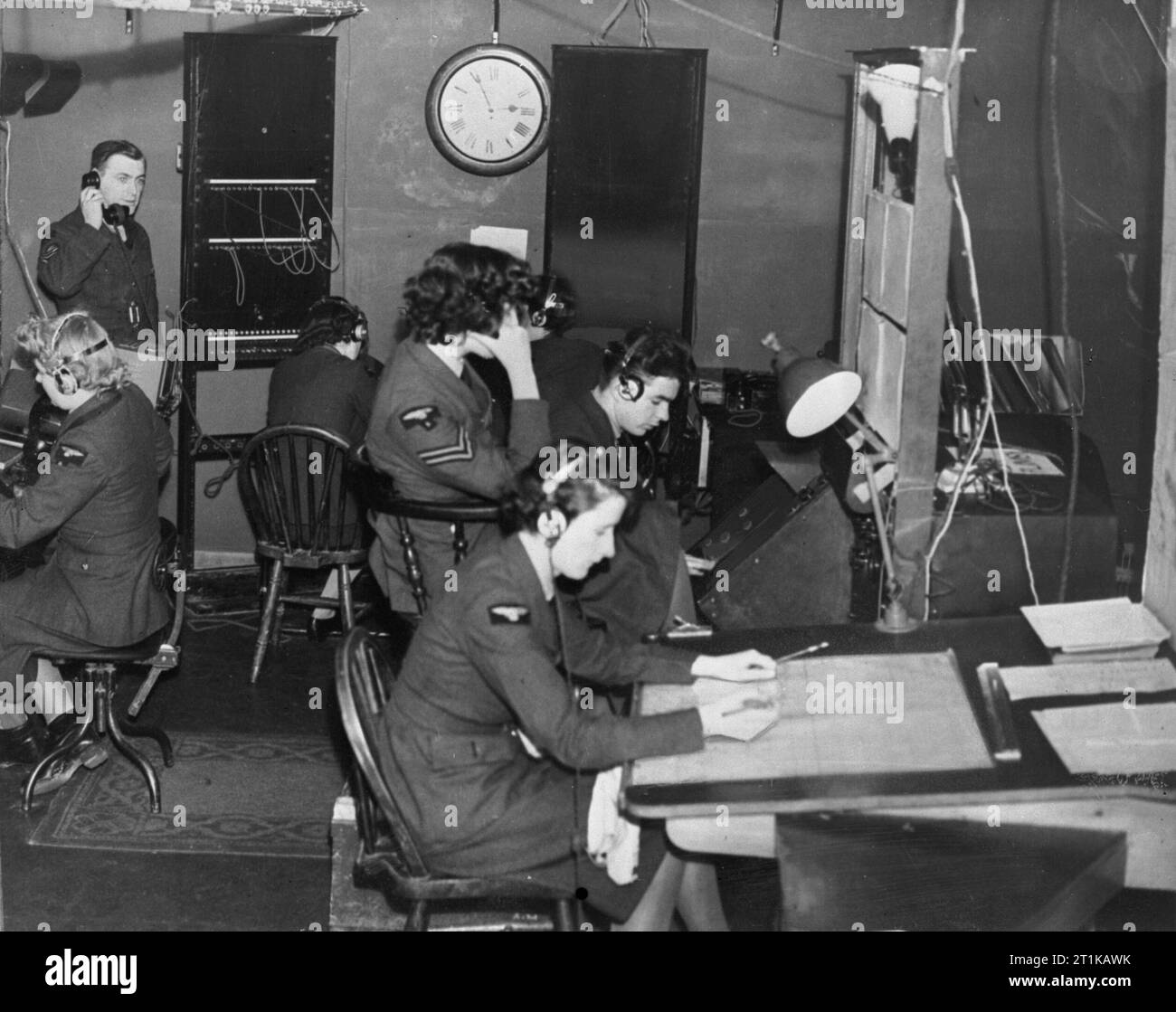 Royal Air Force Radar, 1939-1945. Chain Home: airmen and WAAF operators ...