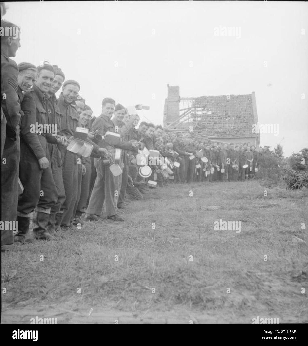 Royal Air Force- 2nd Tactical Air Force, 1943-1945. Ground crews of No ...