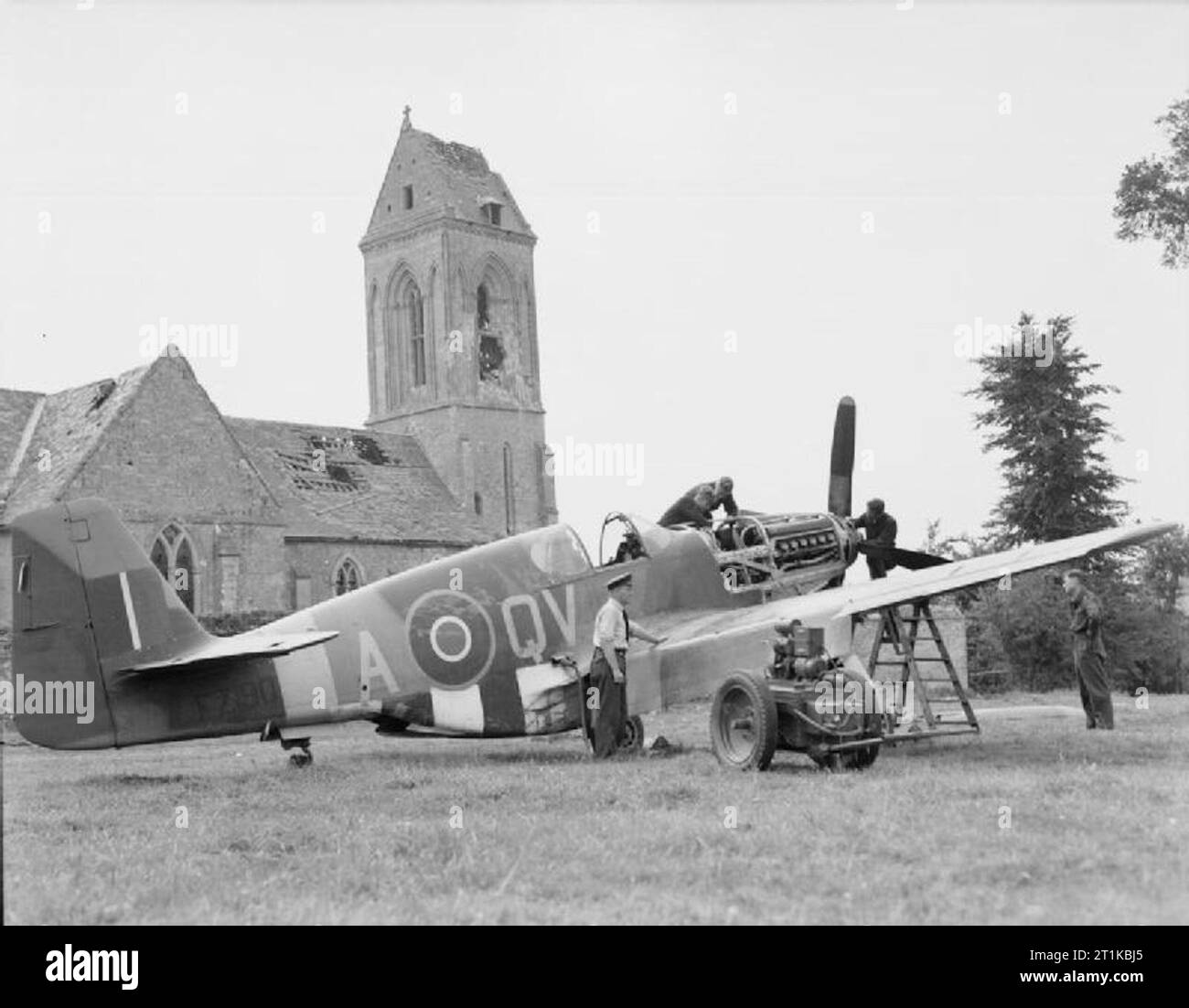 Royal Air Force- 2nd Tactical Air Force, 1943-1945. Members of a Repair ...