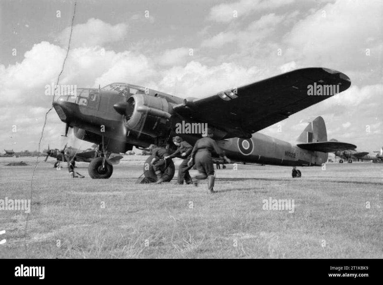 Pull chocks Black and White Stock Photos & Images - Alamy