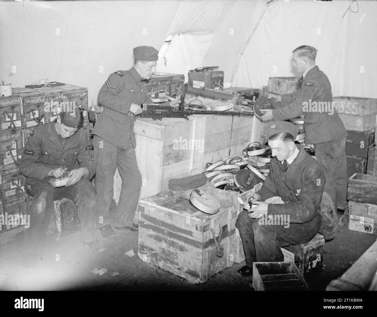 Royal Air Force- France, 1939-1940. Armourers of No. 218 Squadron RAF ...