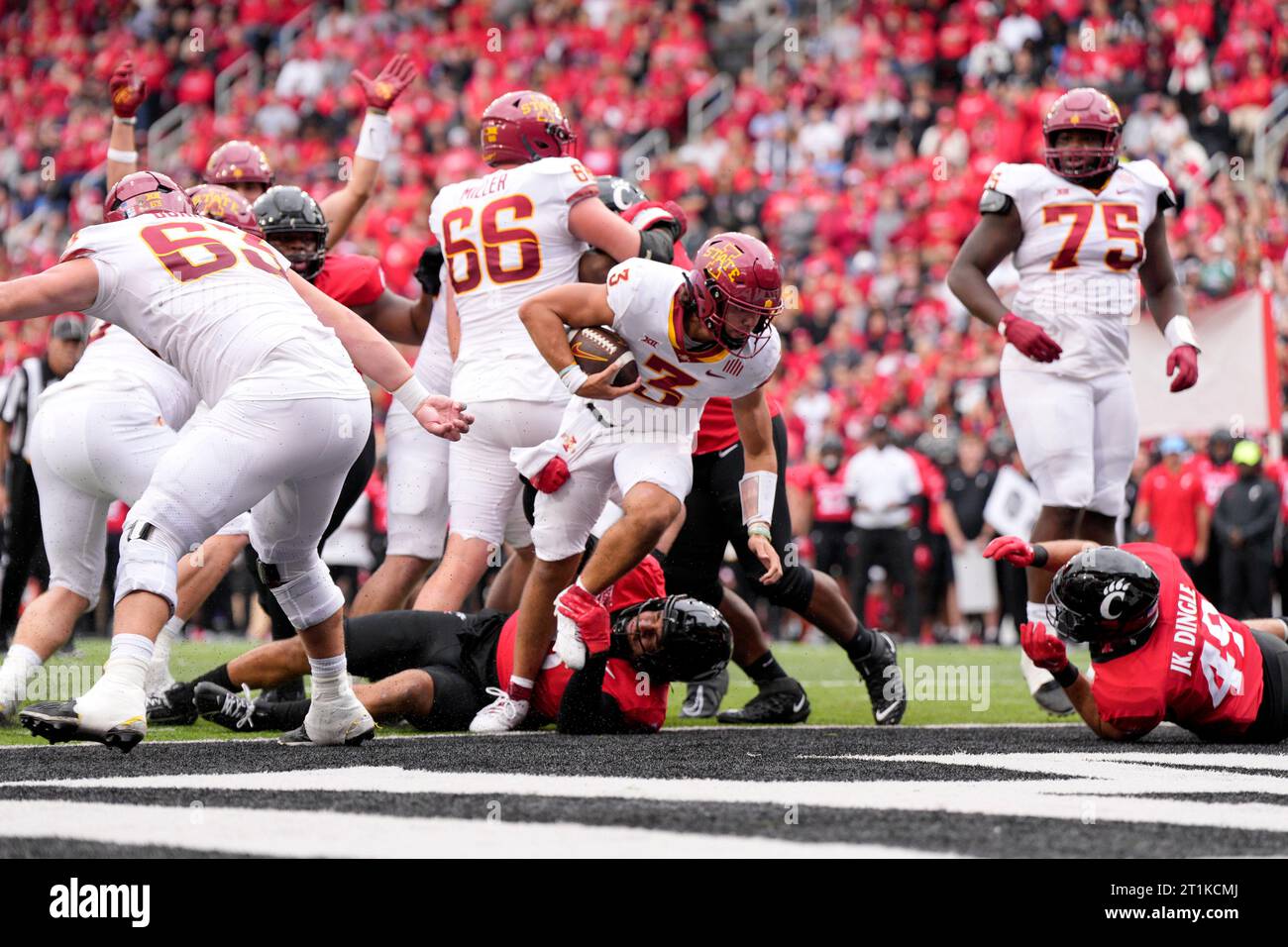 Iowa State quarterback Rocco Becht (3) scores during the first half of ...