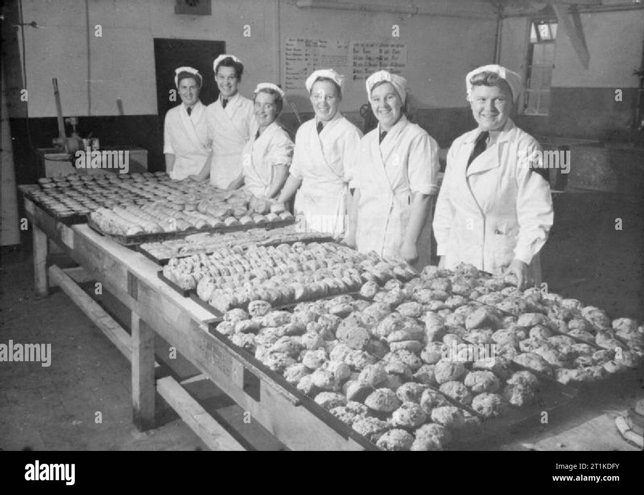 The Women's Auxiliary Air Force, 1939-1945. WAAF cooks show the morning ...