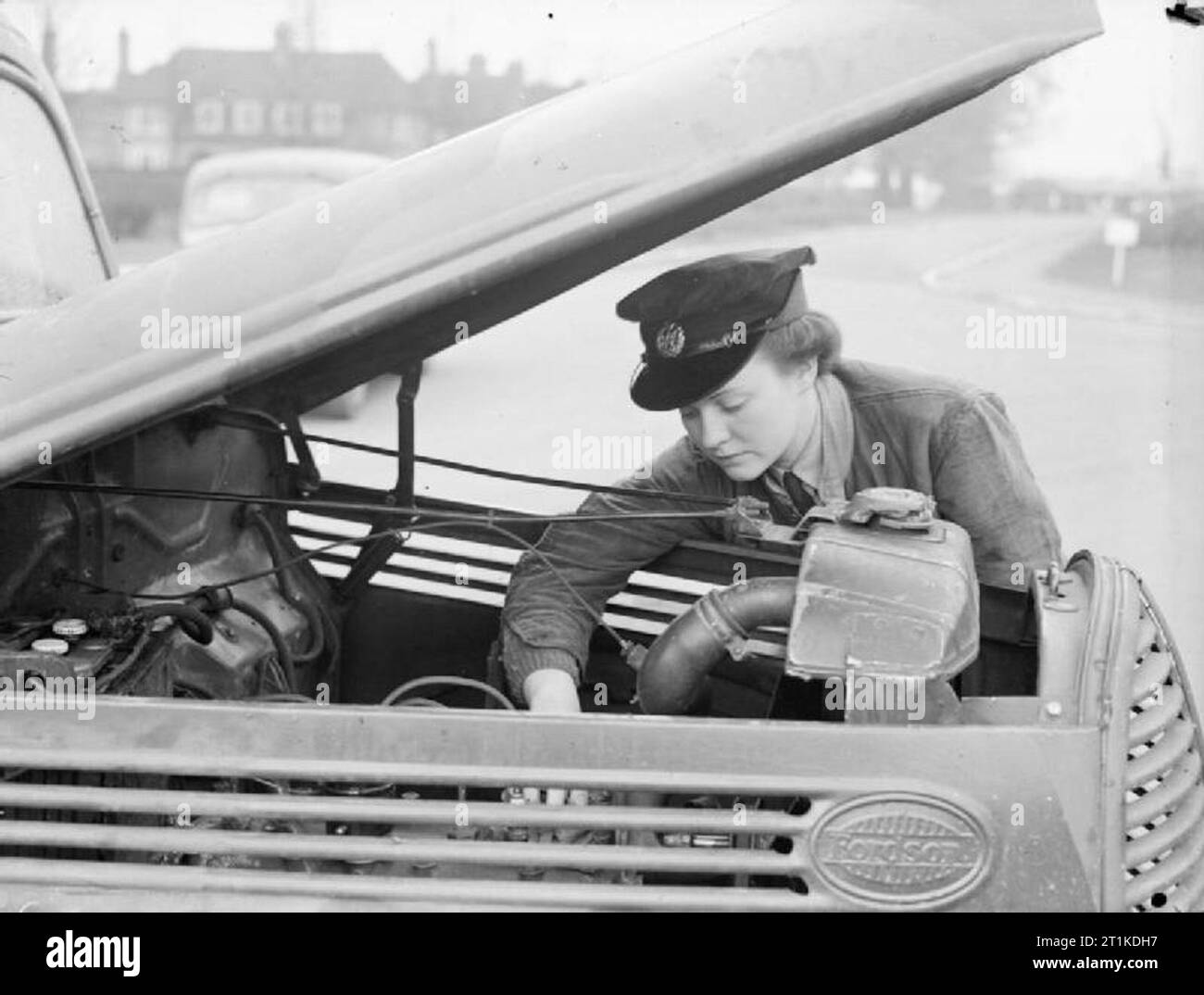 The Women's Auxiliary Air Force, 1939-1945. A WAAF trainee driver at ...