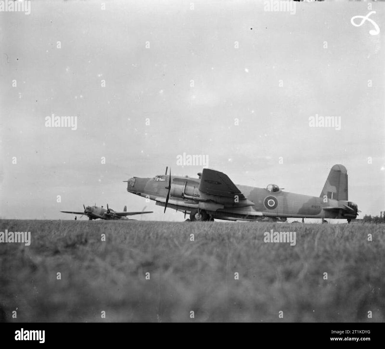 Aircraft of the Royal Air Force 1939-1945- Vickers Warwick. Warwick ...