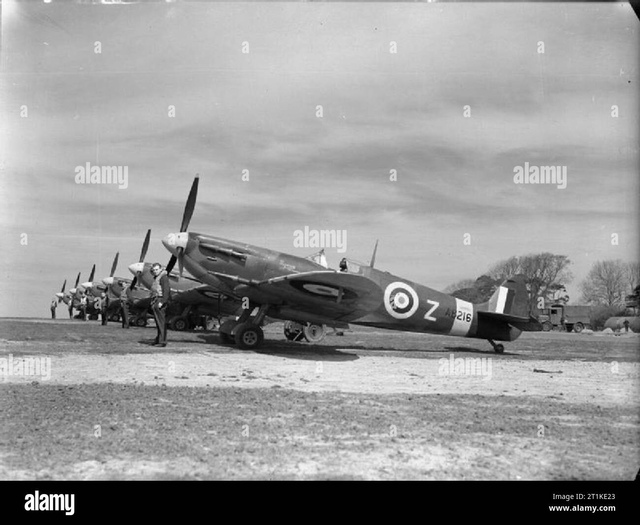 Aircraft of the Royal Air Force, 1939-1945- Supermarine Spitfire ...