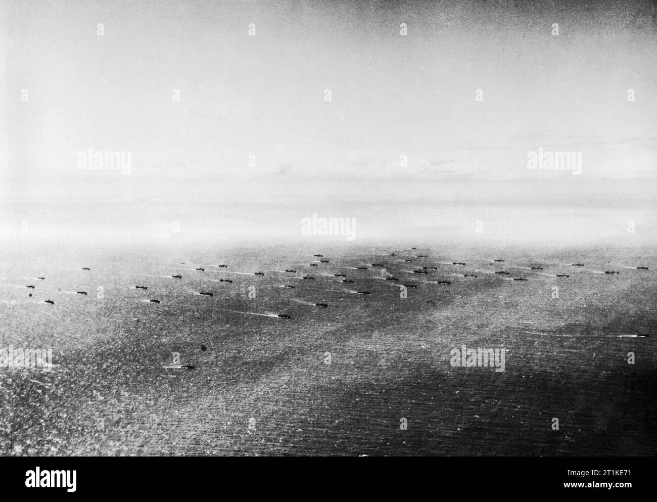 Atlantic convoy ww2 Black and White Stock Photos & Images - Alamy