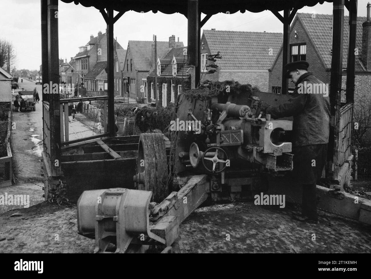 German ww2 anti tank gun Black and White Stock Photos & Images - Alamy