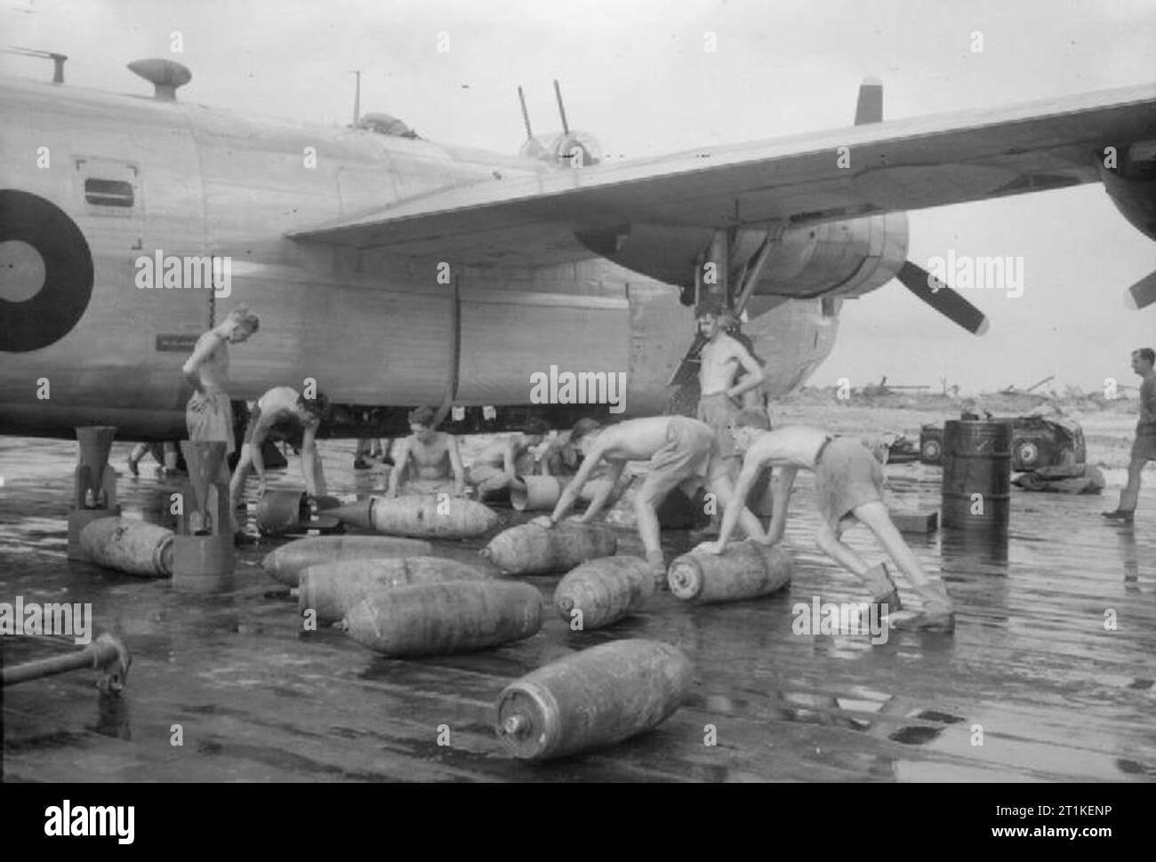 Royal Air Force Operations in the Far East, 1941-1945. Armourers ...