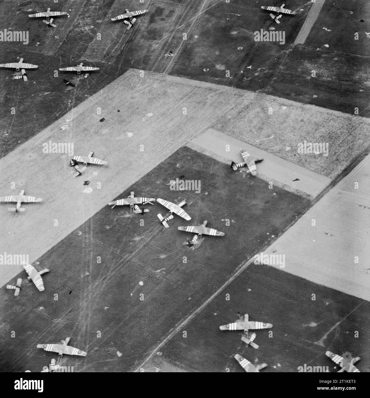 Normandy ww2 parachutes Black and White Stock Photos & Images - Alamy