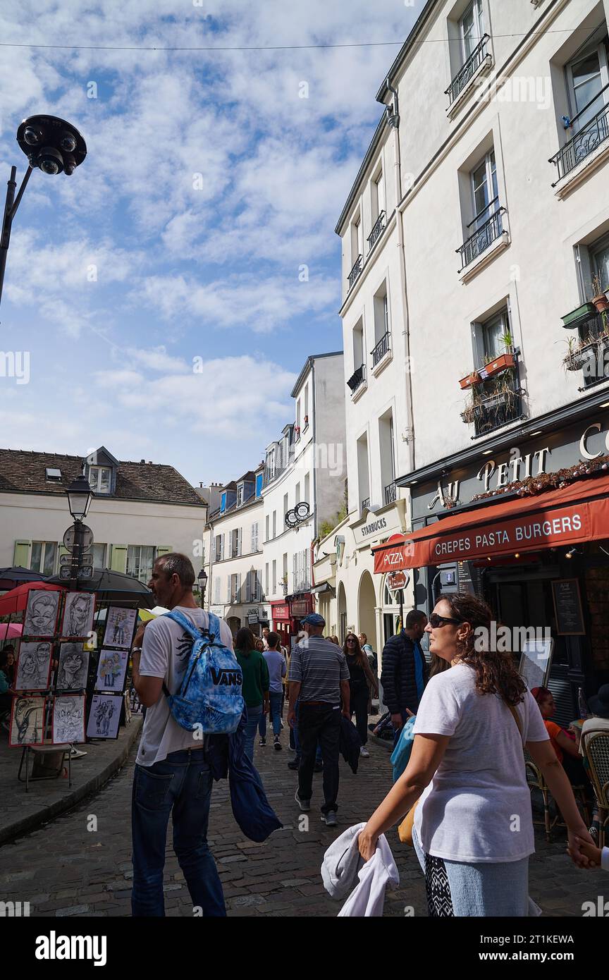 People walking around the main touristic places in Paris Stock Photo ...
