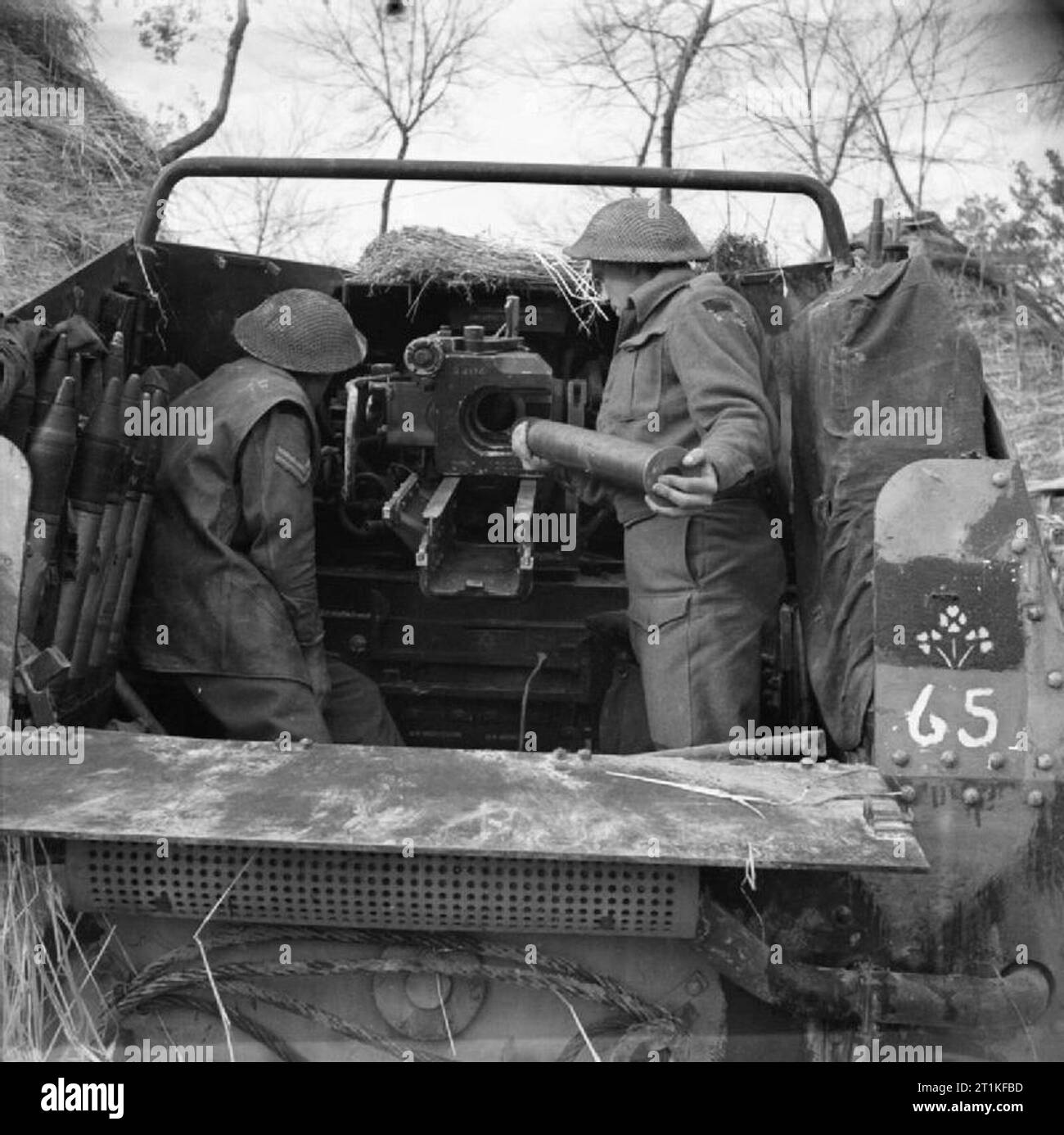 The British Army in Italy 1943 Men of the 1st Royal Fusiliers operate a ...
