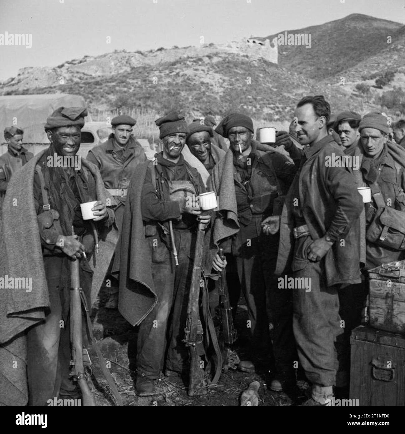 The British Army in Italy 1943 Men of 9 Commando enjoy a 'cuppa' on the ...