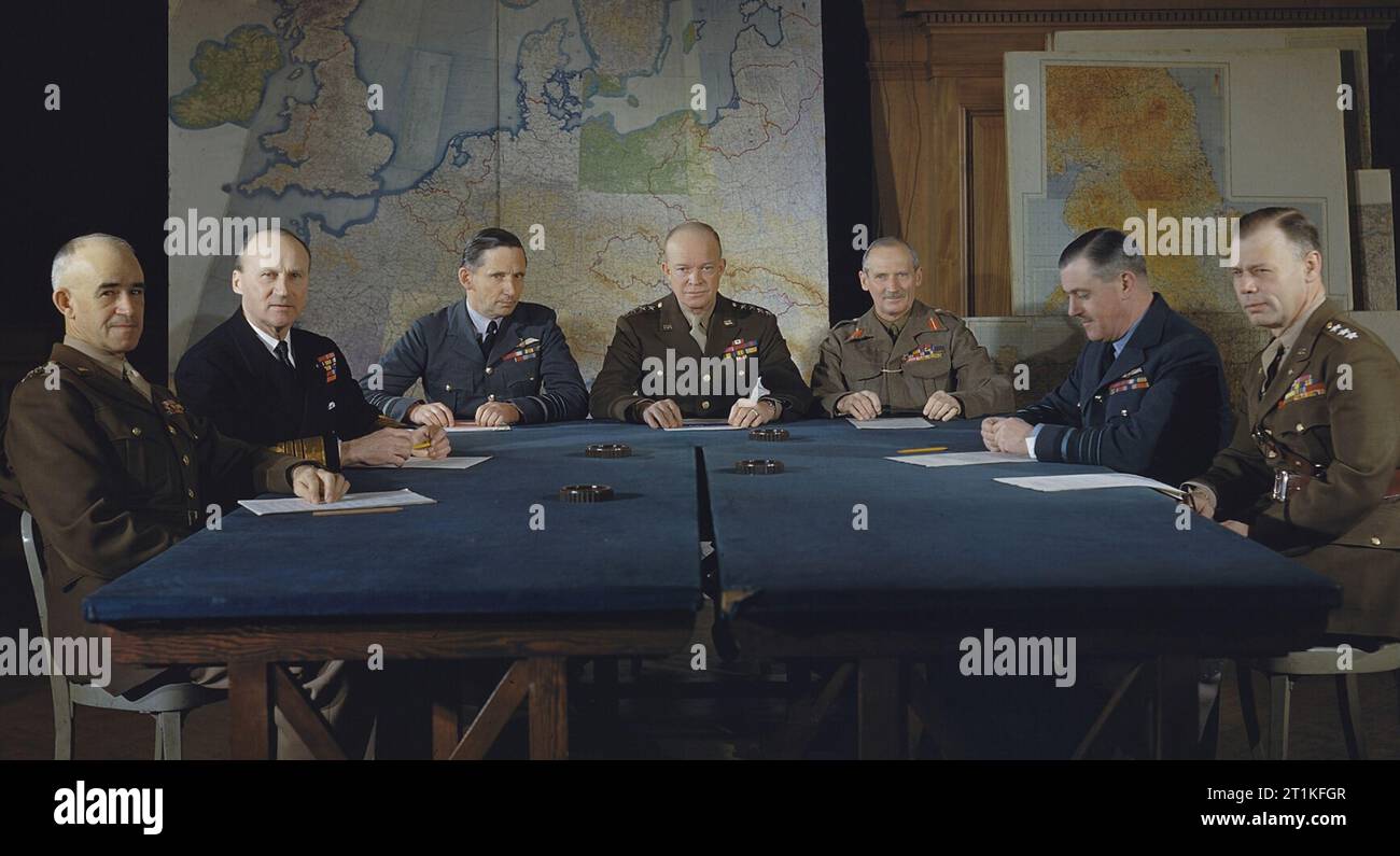 Left to right: Lieutenant General Omar Bradley, Commander in Chief ...