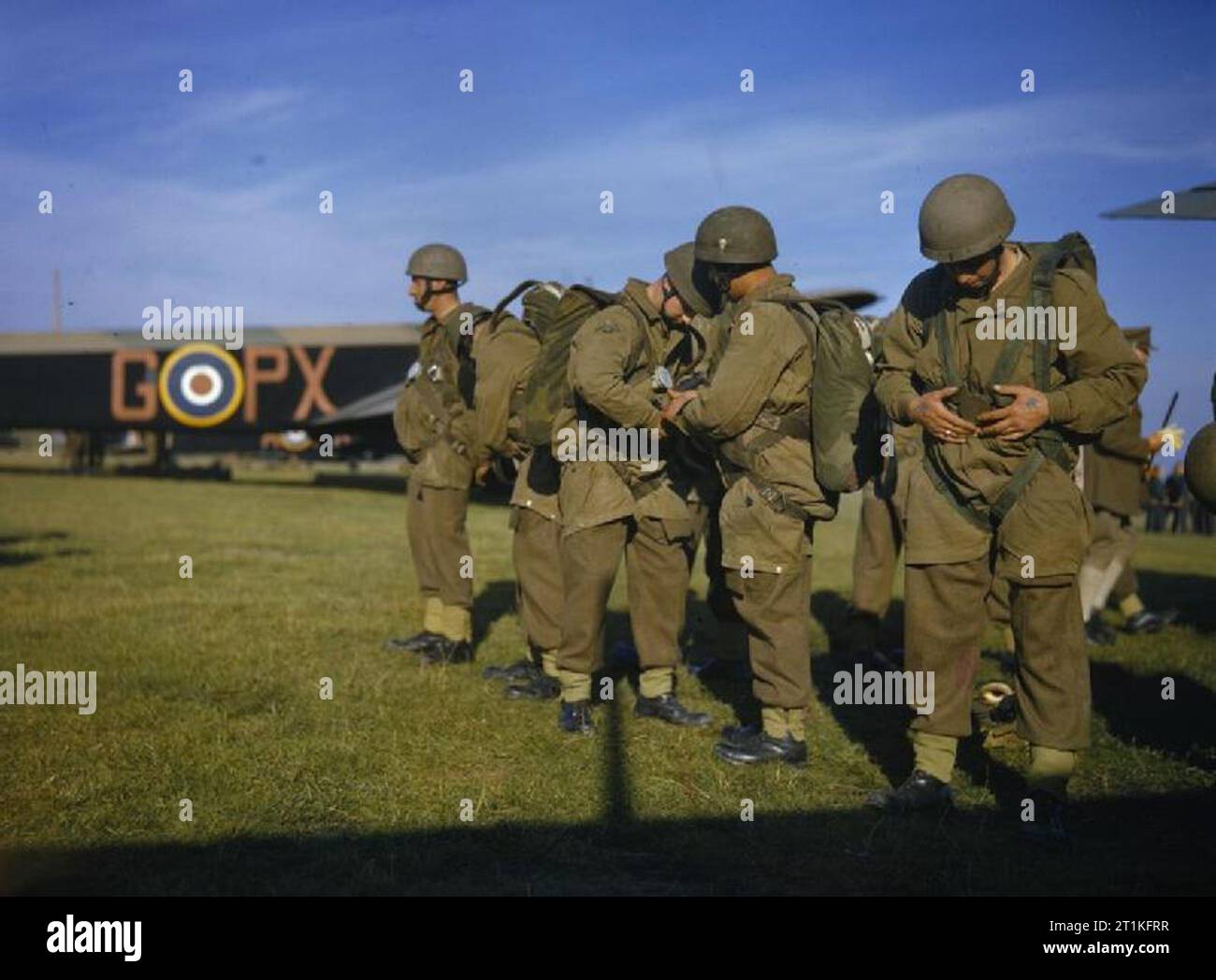 Paratroop Training in Netheravon, Britain, October 1942 Men of the ...