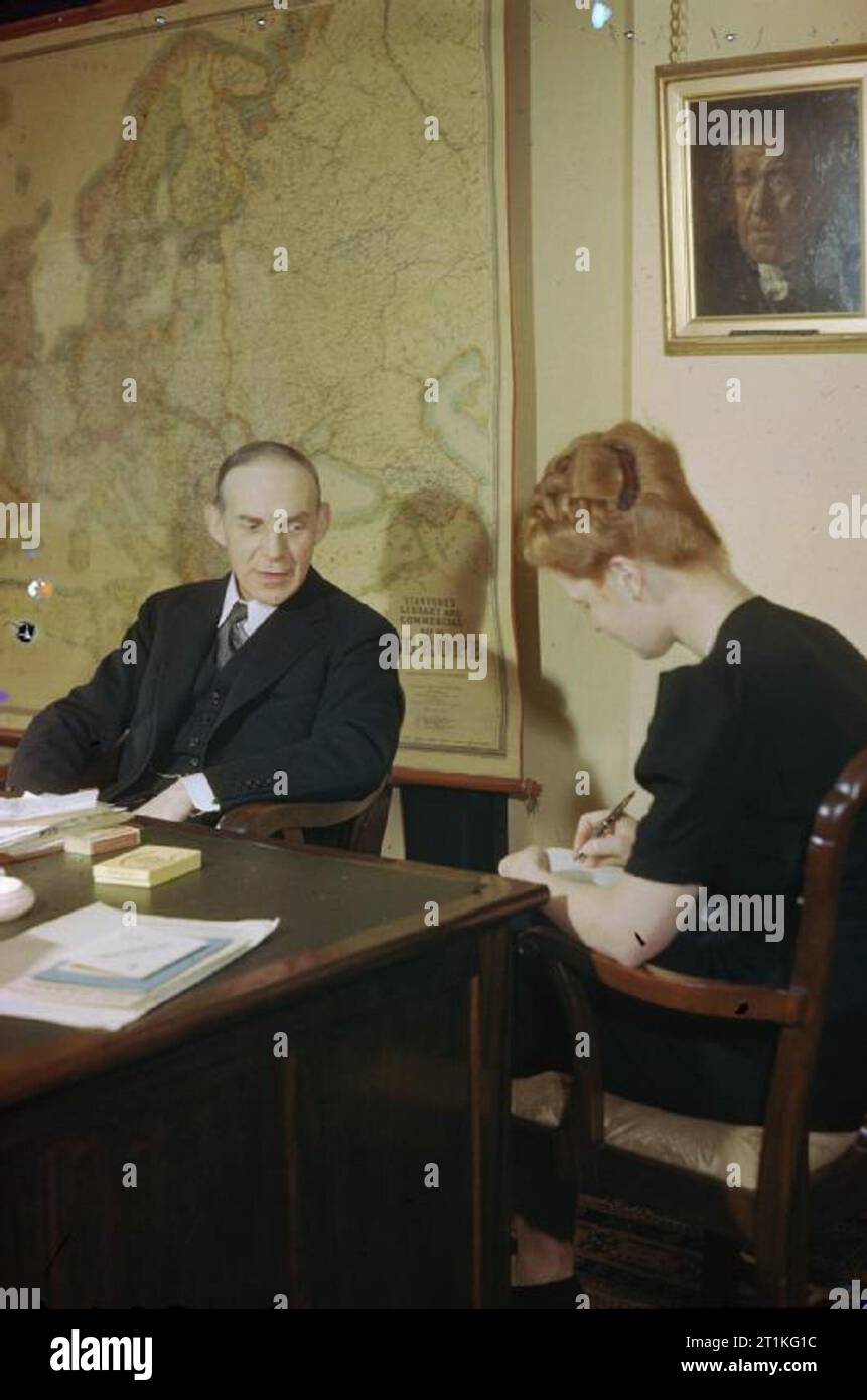 London welfare ww2 hi-res stock photography and images - Alamy