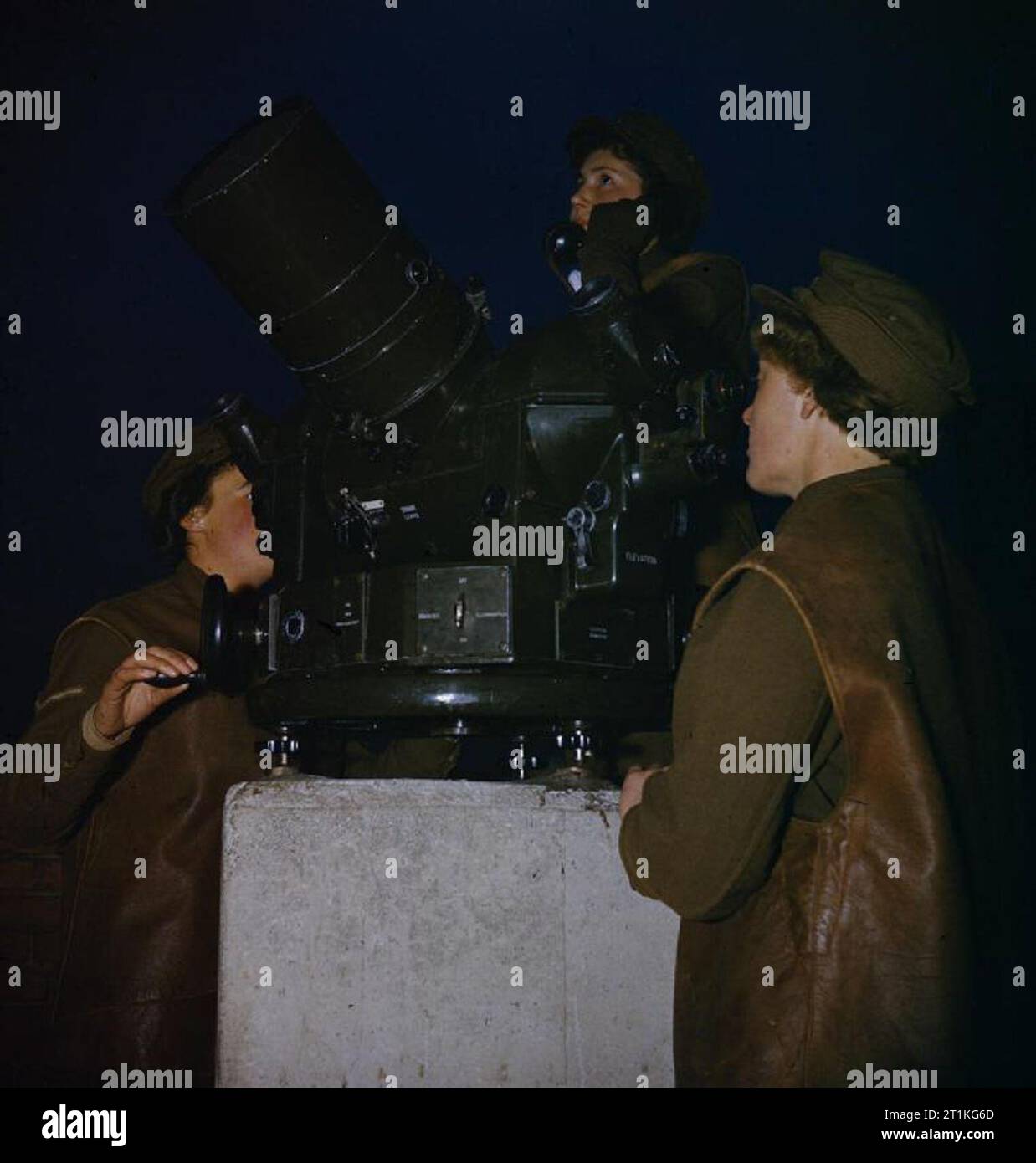 The Auxiliary Territorial Service at An Anti-aircraft Gun Site in ...