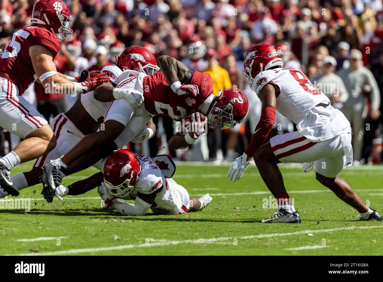 Alabama running back Jase McClellan (2) runs the ball for a first down ...