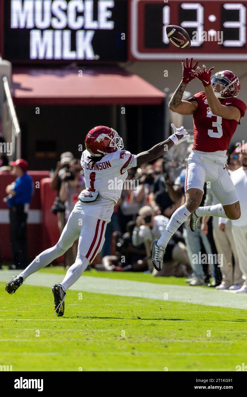 Alabama wide receiver Jermaine Burton (3) leaps for a pass reception ...