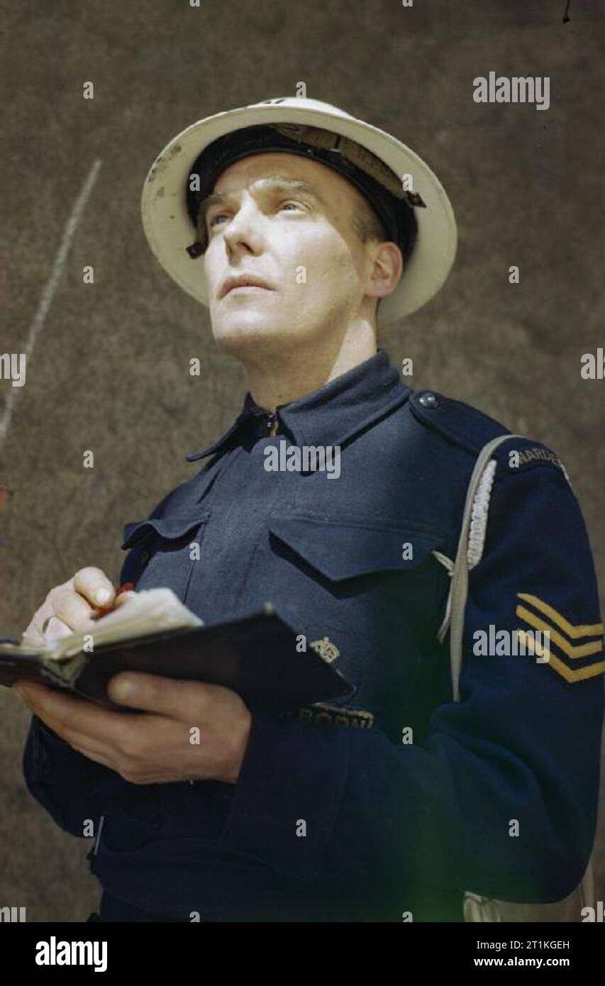 The Home Front in Britain 1939-1945 A Civil Defence Warden in Holborn ...